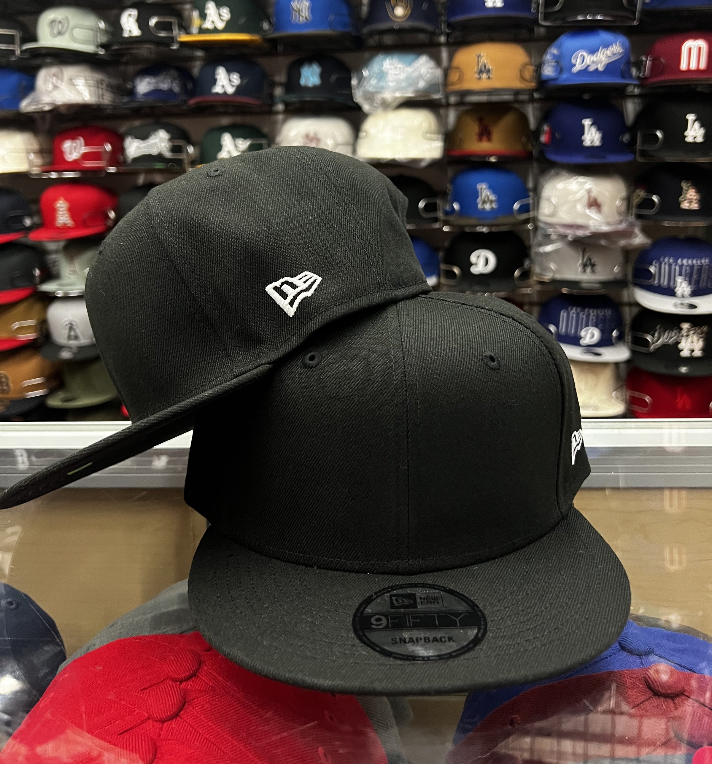 blank black snapback